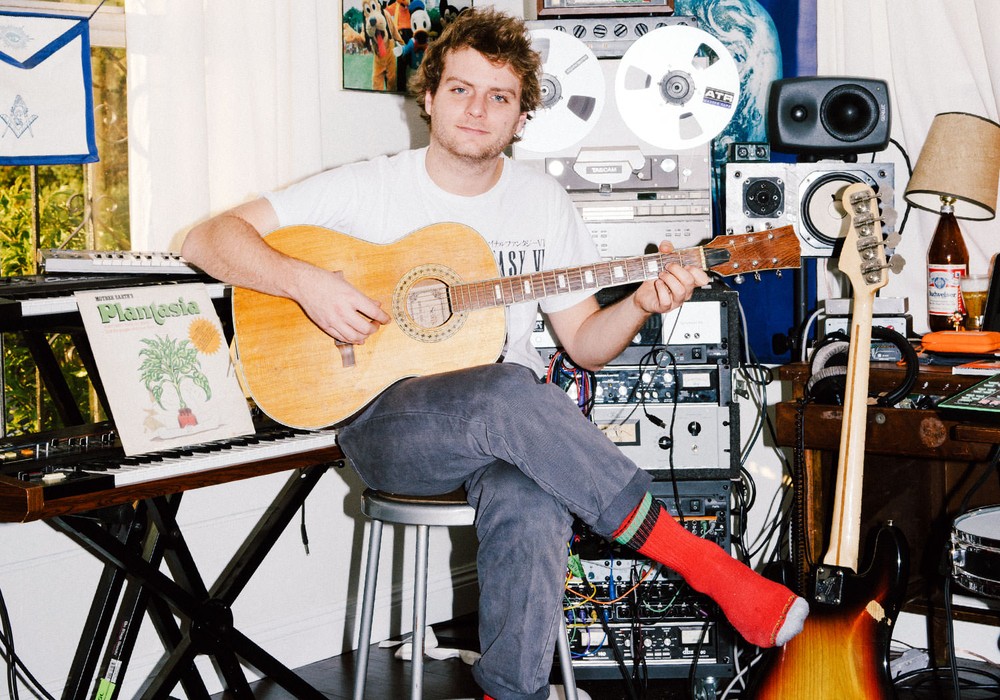 Mac DeMarco launches new record label, announces solo tour – Fruit and ...