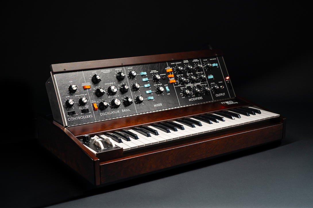 Moog revive the Minimoog Model D synthesizer – Fruit and Grooves Collective